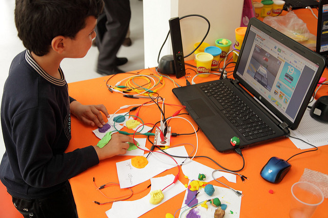 Activité - Makey Makey : Pac Man - Voyageurs du numérique